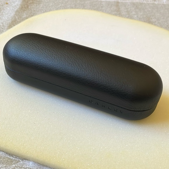 Oakley | Accessories | Oakley Carbon Fiber Hard Shell Clamshell Black ...